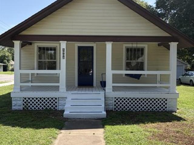 1902 Loomis St, Winfield, KS 67156