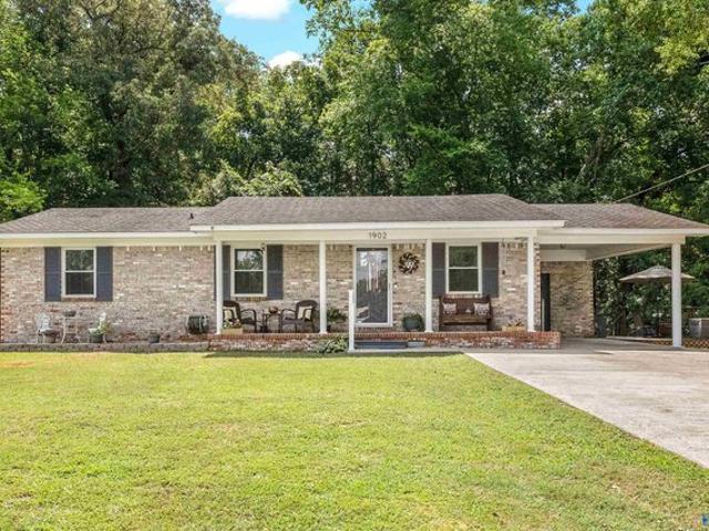 1902 Woodview Cir SW, Hartselle, AL 35640