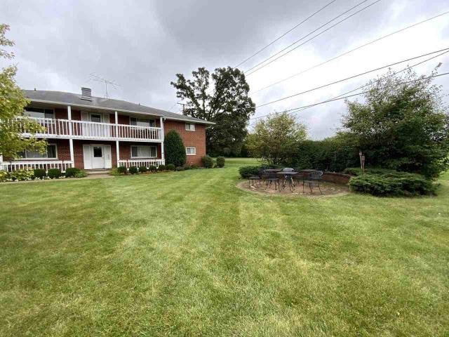 1902 1904 N Seminary Ave 2 Bedroom Apartment for Rent at 1902 N Seminary Ave, Woodstock, IL 60098