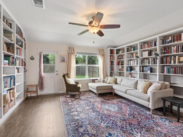 19033 Great Falls Dr