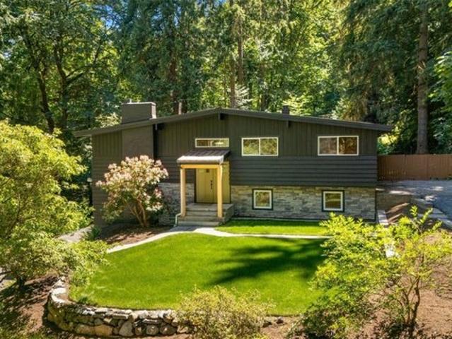 19035 SE 56th St, Issaquah, WA 98027