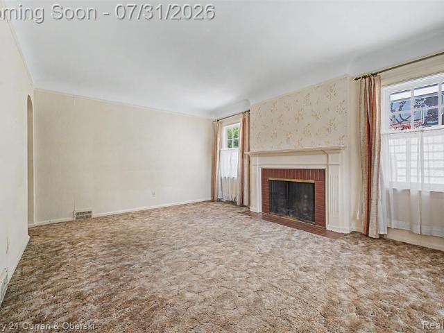 19036 Outer Drive