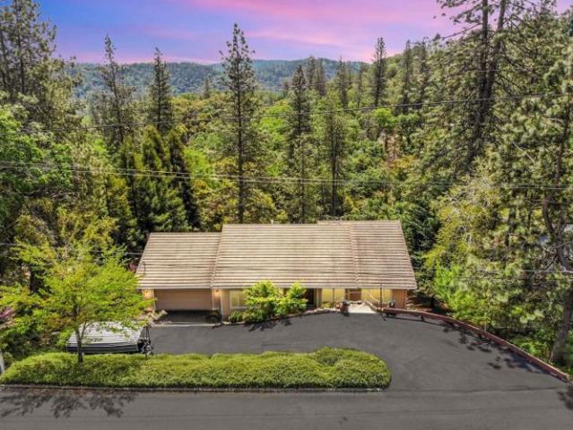 19038 Connie Dr, Grass Valley, CA 95949