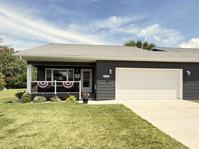 1903 Bud Rd, Windom, MN 56101