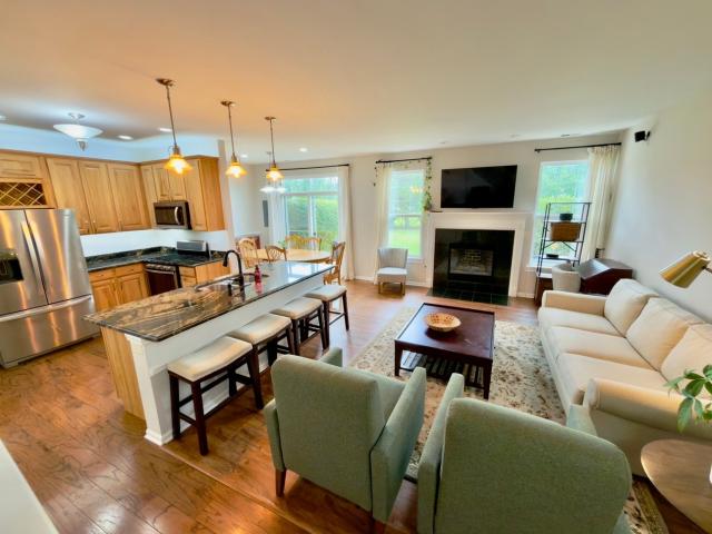 1903 Cobblestone Drive