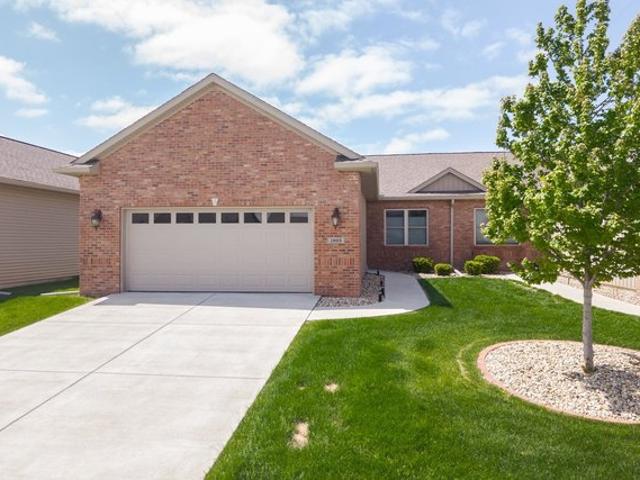 1903 Dunraven Rd, Bloomington, IL 61704