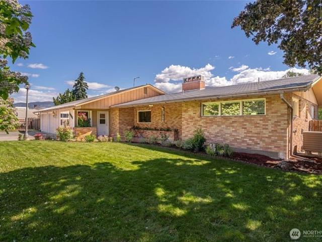 1903 Deerpath Dr, Oroville, WA 98844