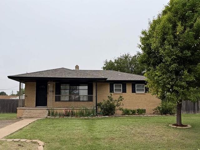 1903 Eisenhower Rd, Hays, KS 67601