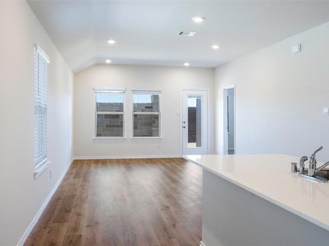 1903 Feeder Way