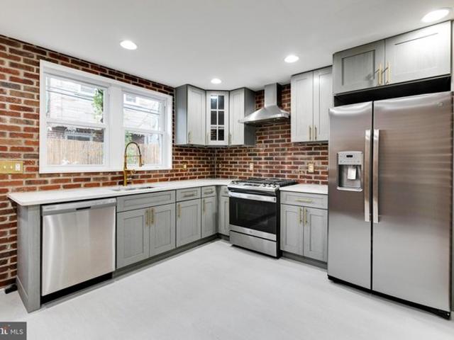 1903 S Warnock St, Philadelphia, PA 19148