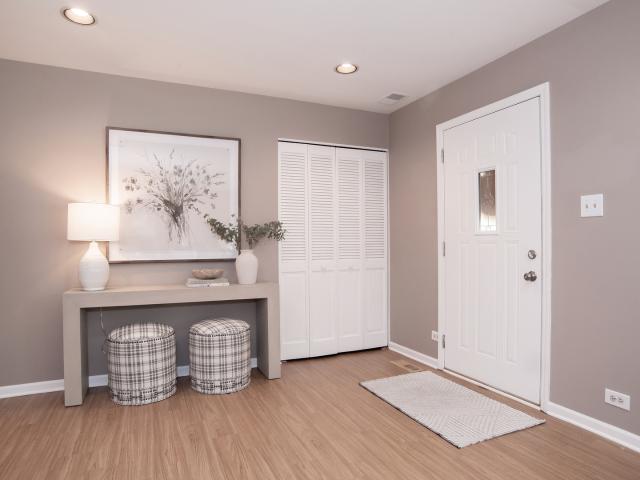 1903 W 58th Place