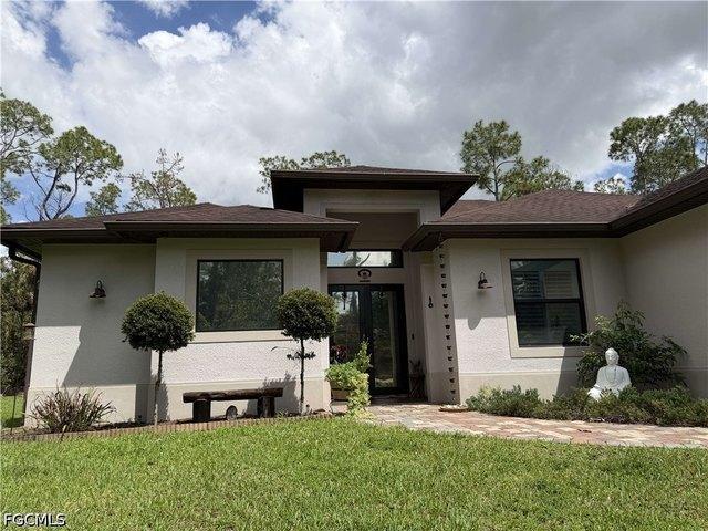 190 2nd St SE, Naples, FL 34117