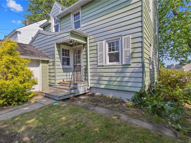 190 Conway Terrace