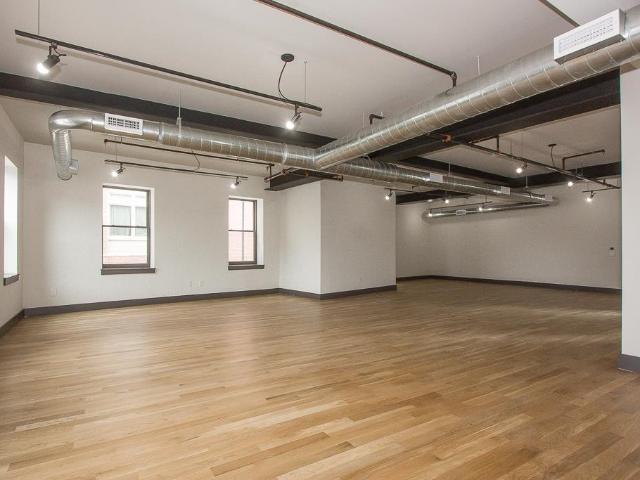 190 Christopher Columbus Dr # 2 R