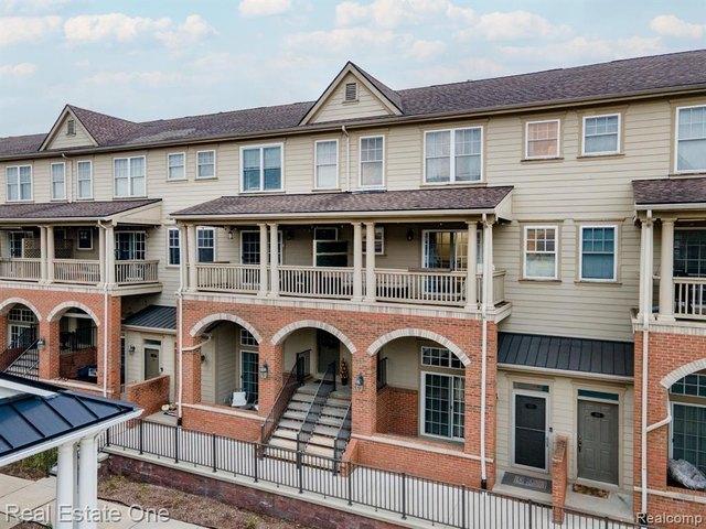 190 Amys Walk, Auburn Hills, MI 48326
