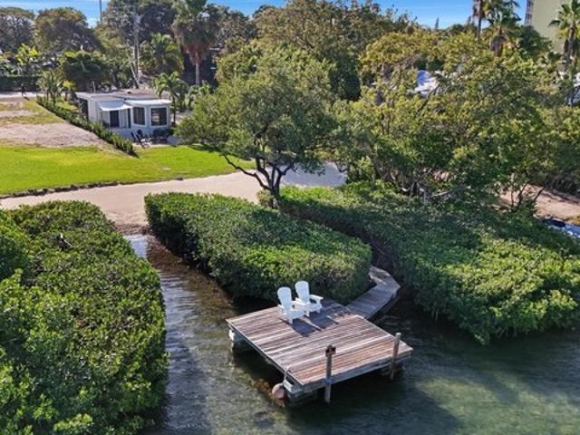 190 and 192 Harborview Dr, Key Largo, FL 33070