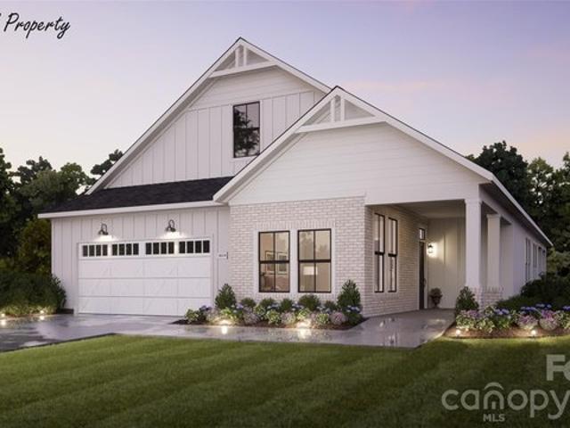 190 Alenda Lux Cir, Mooresville, NC 28115