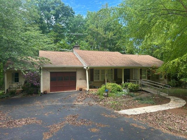 190 Blackberry Rd, Madison Heights, VA 24572