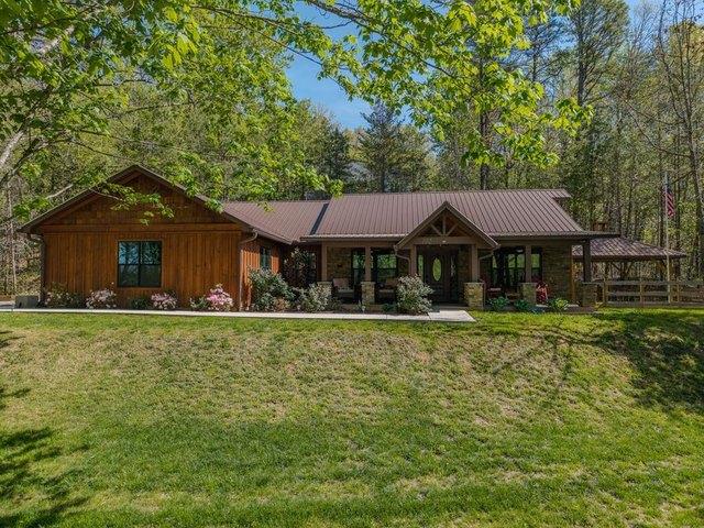 190 Galloway Dr, Hayesville, NC 28904