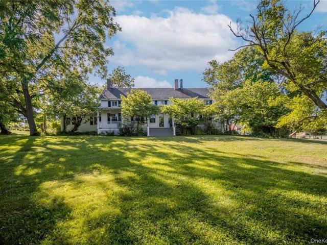 190 Dunthorne Dr, Bloomingburg, NY 12721