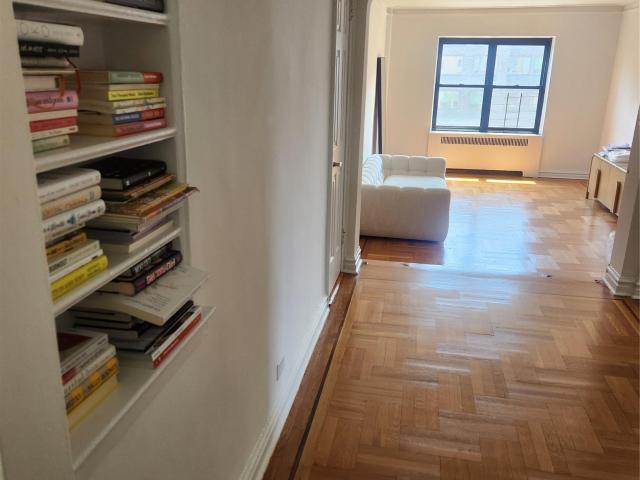 190 E Mosholu Parkway S 4G