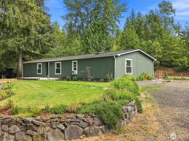 190 E Rasor Pl, Belfair, WA 98528