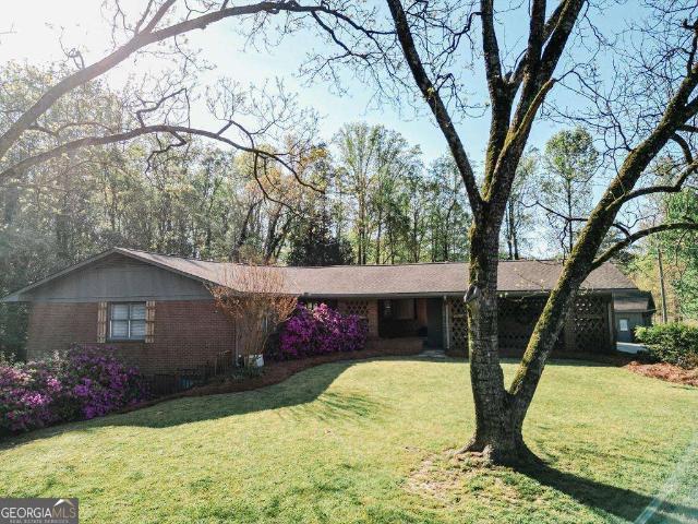 190 Fairlawn Drive