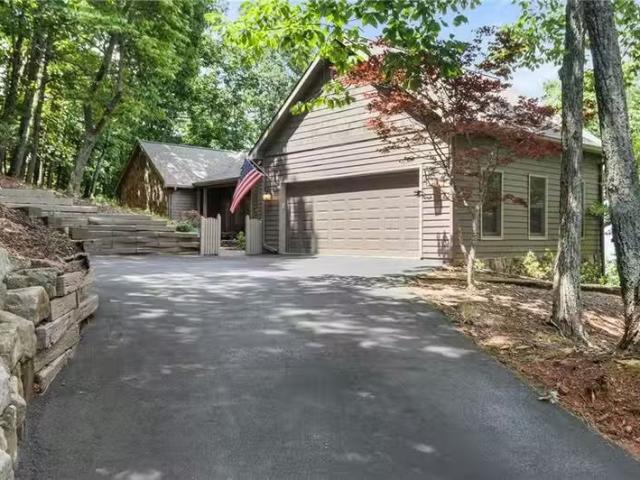 190 FALCON HTS, BIG CANOE, GA 30143 Single Family Residence Fo.