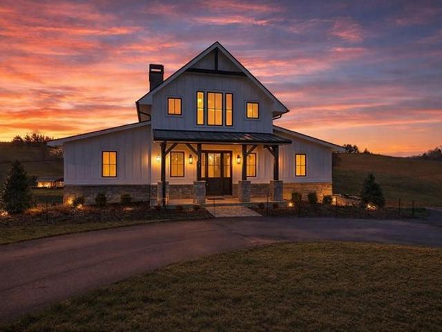 190 Farmhouse Village Trl, Butler, TN 37640