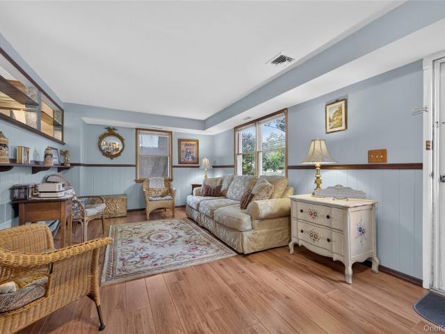 190 Oakwood Road
