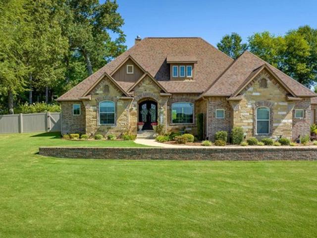 190 Lacebark Ln, Longview, TX 75605