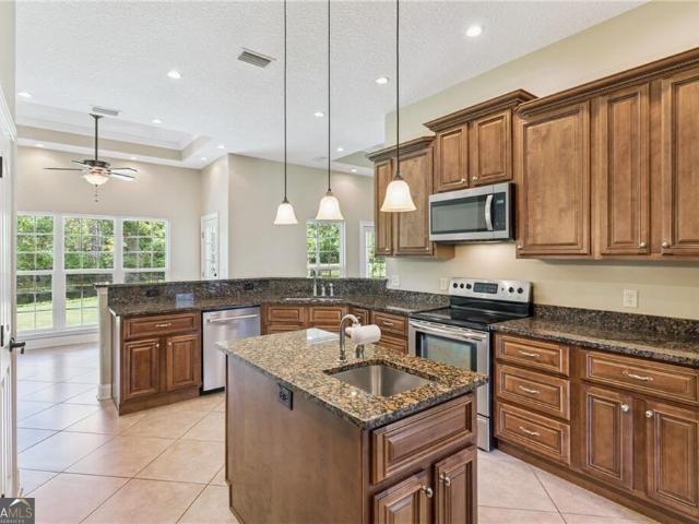 190 Lakes Drive