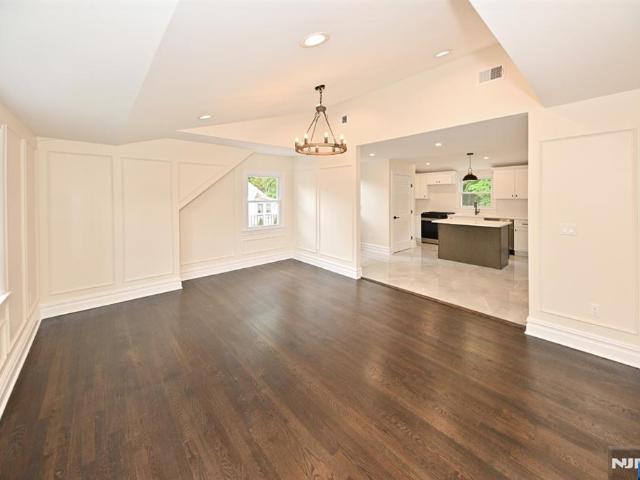 190 Madison Avenue # 2