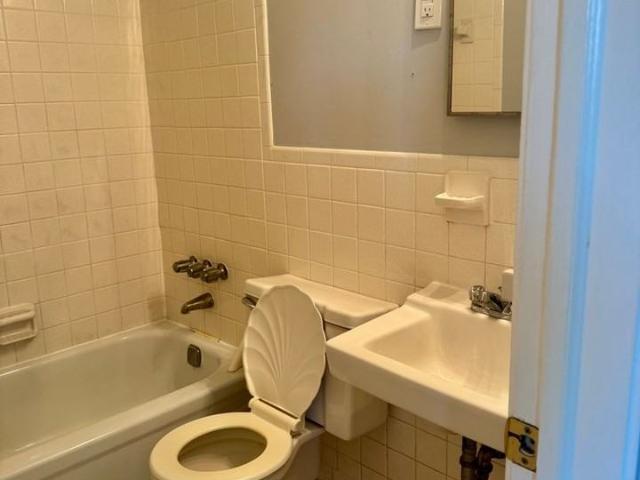 190 Maple Avenue 1 Bedroom Apartment for Rent at 190 Maple Ave, Norfolk, VA 23503 West Ocean View