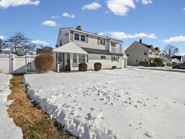 190 Meridian Rd, Levittown, NY 11756 | MLS #960082 | Compass