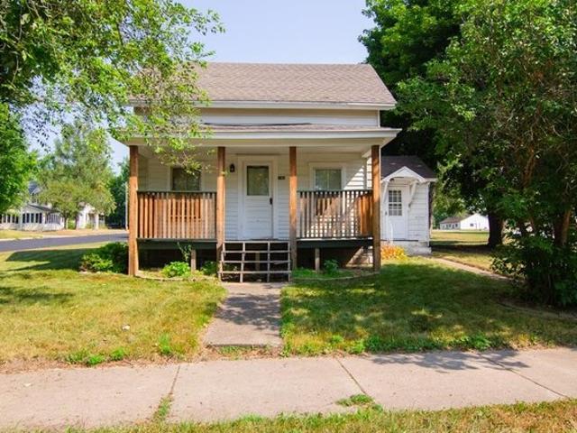 190 Mill St, Iola, WI 54945