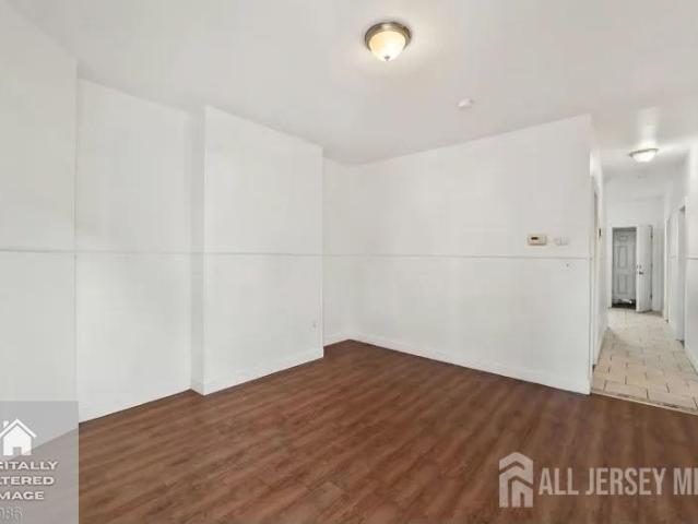 190 N 1st Street 1
