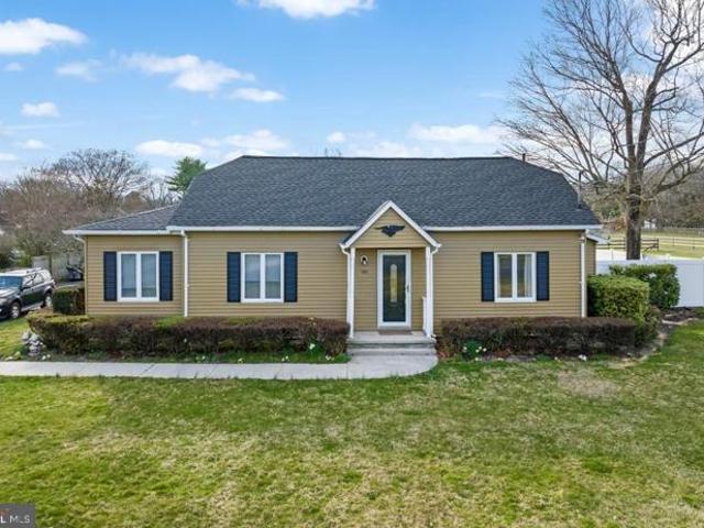 190 N Brewster Rd, Vineland, NJ 08361