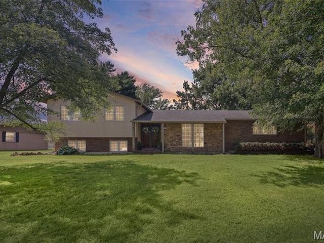 190 Sandy Shore Dr, Granite City, IL 62040
