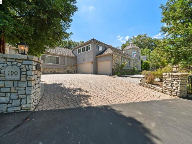 190 Silver Pine Ln