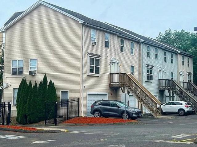 190 Pine Rock Ave, Hamden, CT 06514