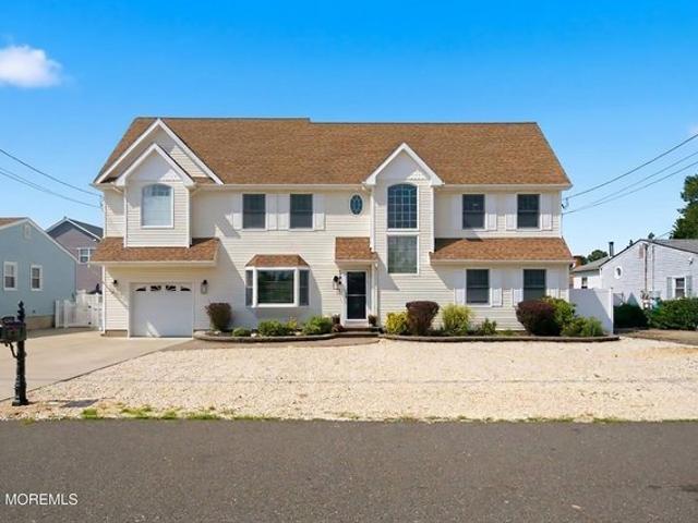 190 Pinewood Rd, Toms River, NJ 08753