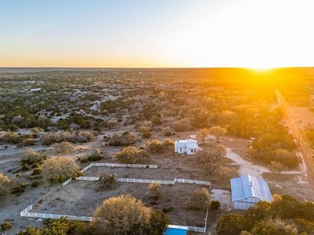 190 Pvt Rd # 3019NW, Junction, TX 76849