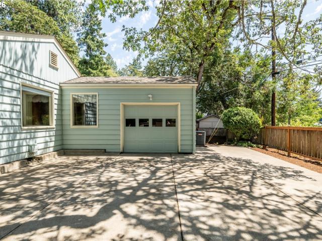 190 W 36TH AVE