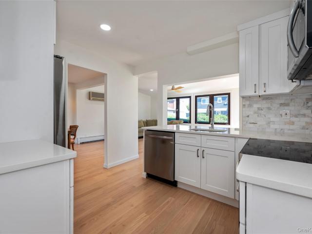 190 W Waukena Avenue