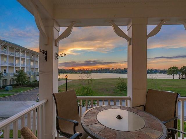 190 W Breezy Way, The Woodlands, TX 77380 | MLS #61238 | Compass