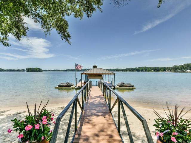 190 Walker Point