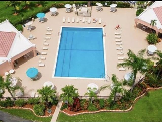 190 Turtle Lake Ct Apt 202, Naples, FL 34105
