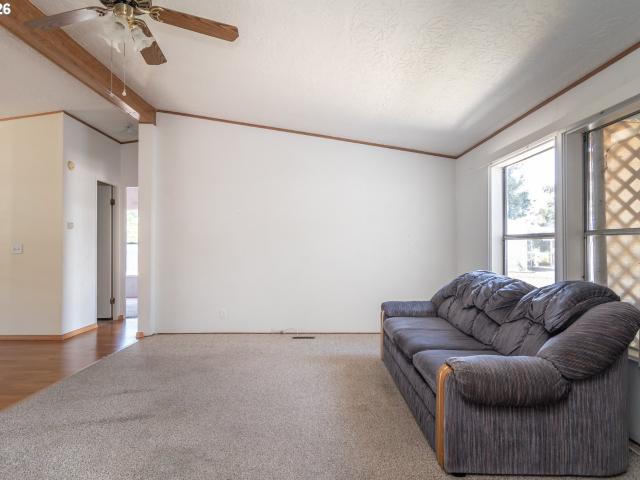 190 twin oaks loop