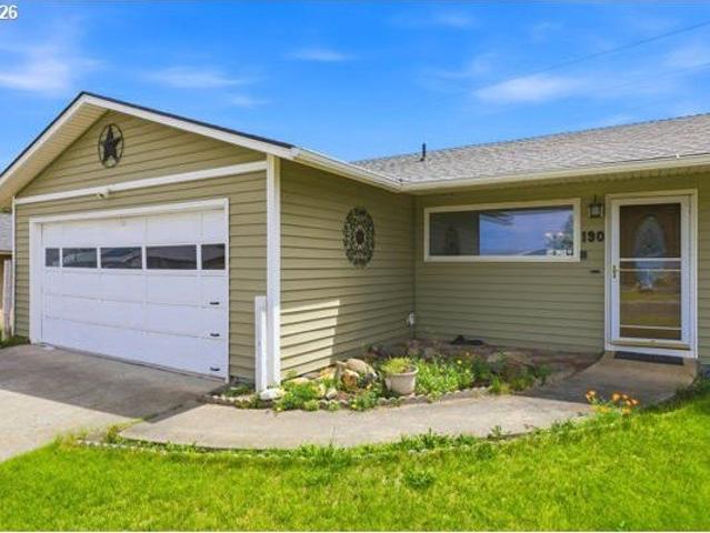 190 Tyler Ave, Umatilla, OR 97882
